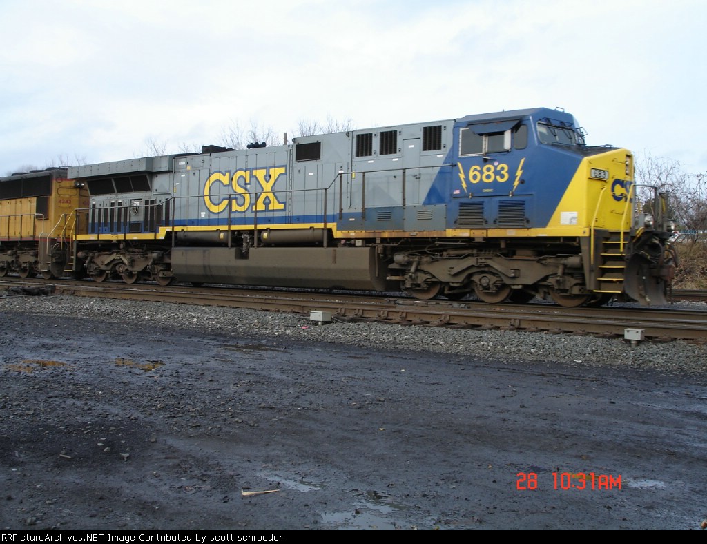 CSX 683 on the point of CSX Q112 EB on the #1 Track